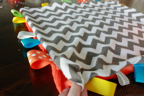 How to make a DIY Taggie Blanket - Amber Oliver