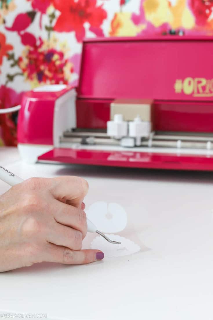 Monogrammed Mittens with the Cricut EasyPress Mini - Amber Oliver