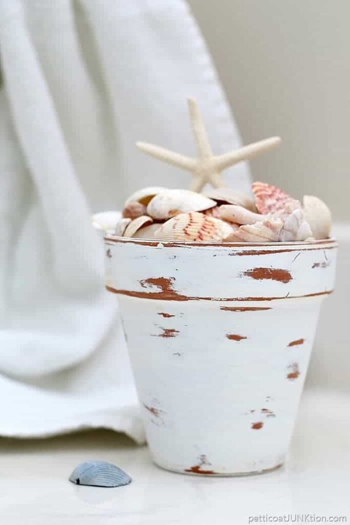 15 Quick and Easy DIY Clay Pot Crafts