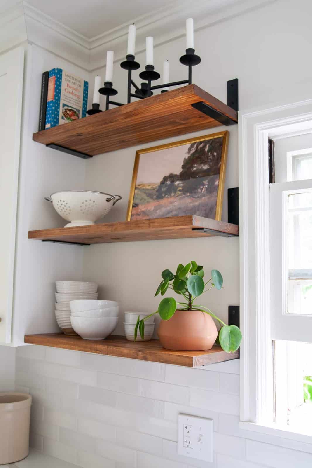 How to Decorate Floating Shelves in the Kitchen