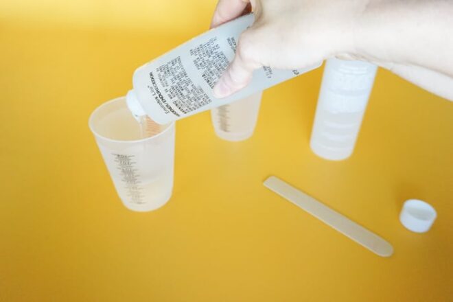 Can you put paper in resin? Make a Resin Clipboard