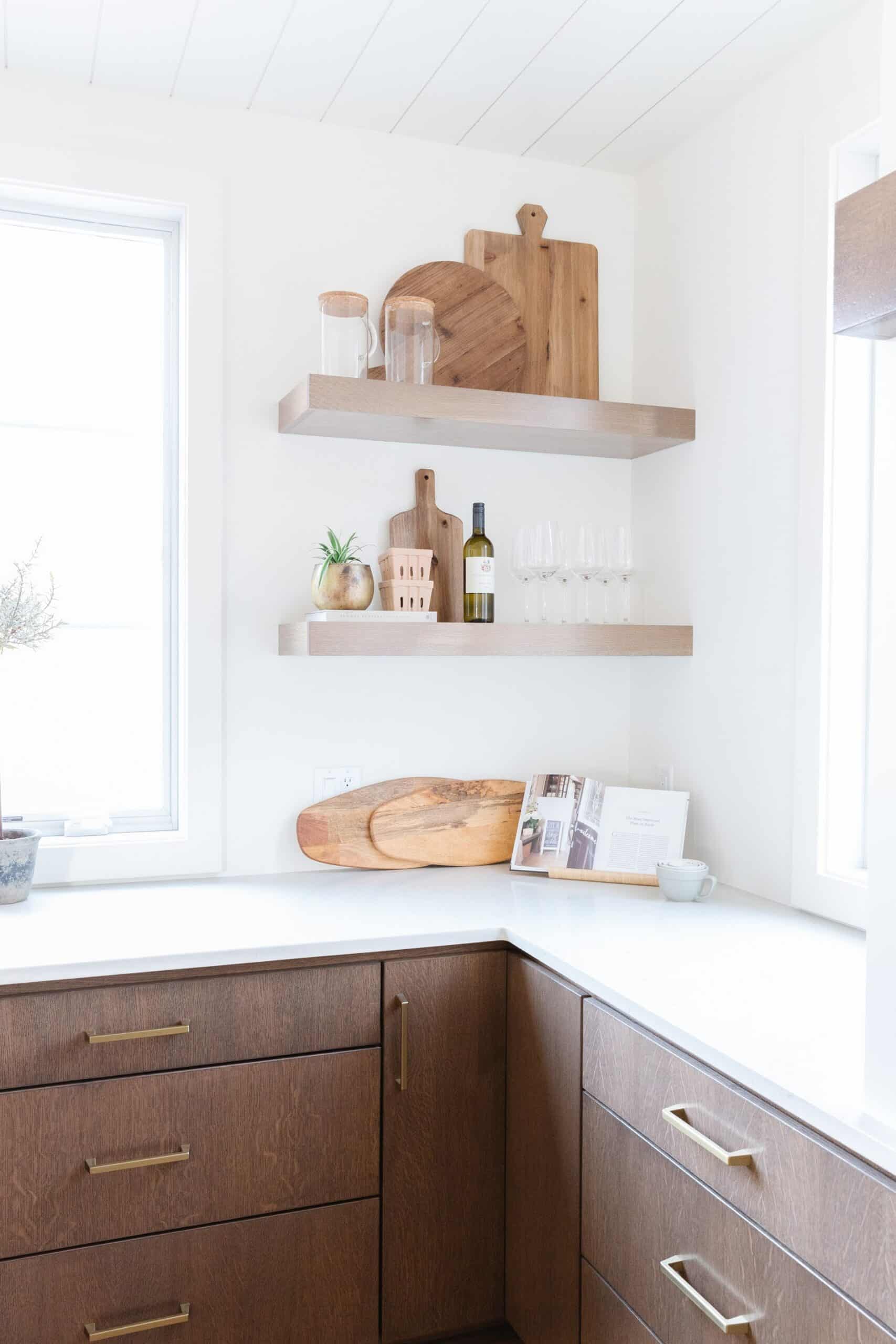 How to Decorate Floating Shelves in the Kitchen
